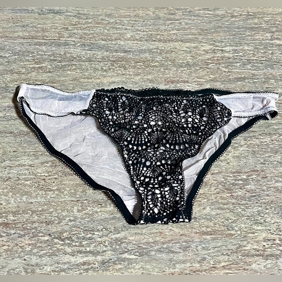 Victoria's Secret | Intimates & Sleepwear | Nwot Victorias Secret Black ...